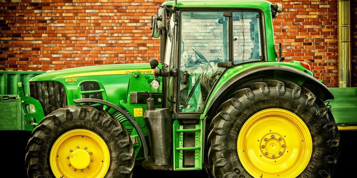 21-jarige vrouw overleden na botsing met tractor - 112Vandaag