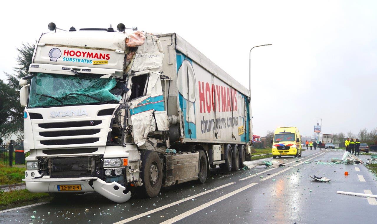 Gewonden bij ongeval met vrachtwagens - 112Vandaag